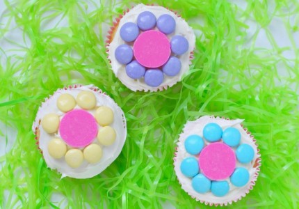 How To Make Easy Spring Flower Cupcakes